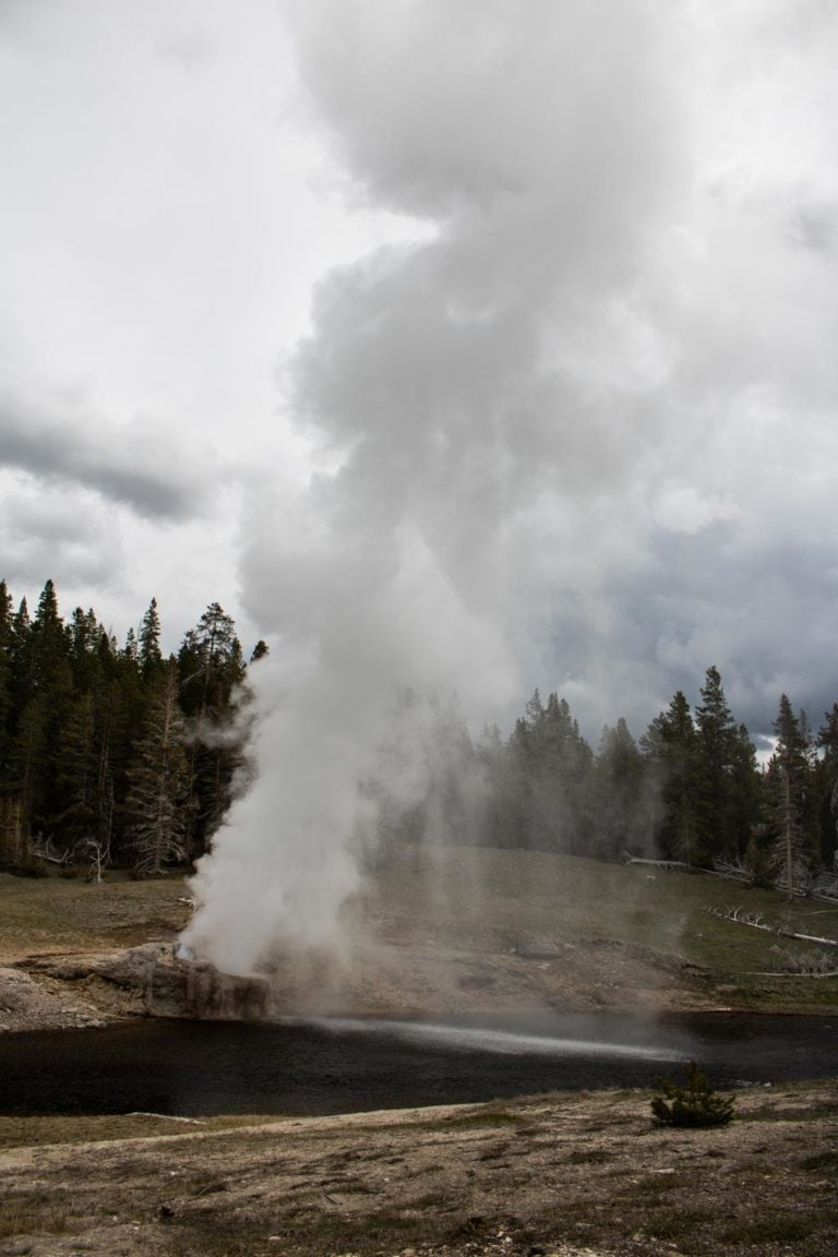 5 Main Features of Yellowstone National Park - The National Parks ...