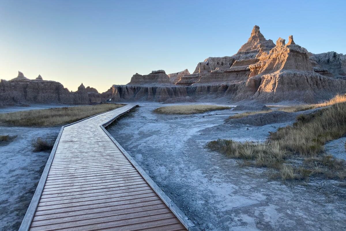 Best Hikes In Badlands National Park NNKHC