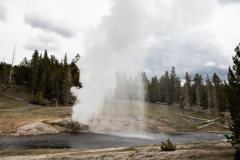 11 Top Things to Do at Old Faithful (Yellowstone National Park) - The ...